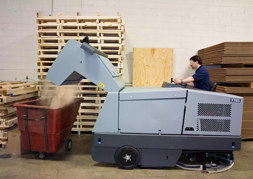 Advance 7765 Sweeper Scrubber | Fairchild Equipment