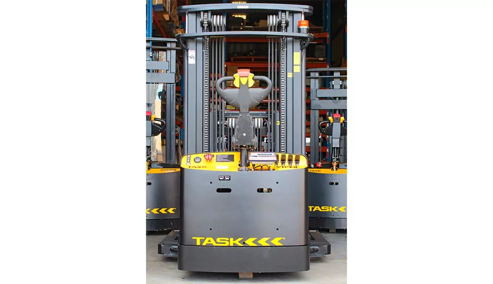 TASK VIPER Reach Stacker | Fairchild Equipment
