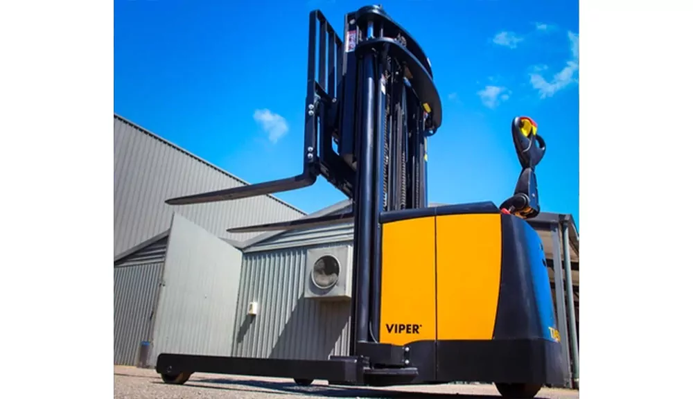 TASK VIPER Reach Stacker | Fairchild Equipment