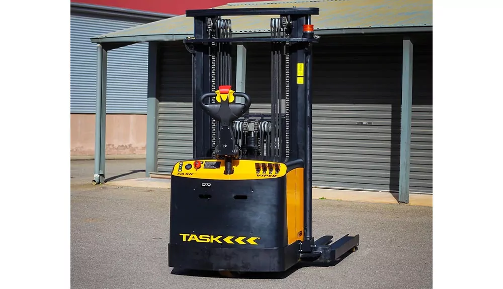 TASK VIPER Reach Stacker | Fairchild Equipment