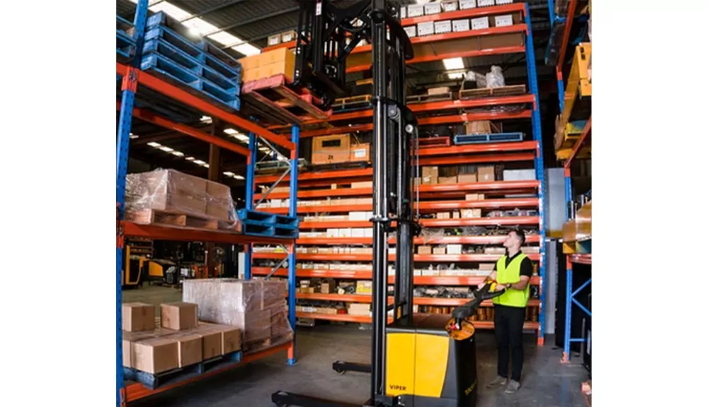 TASK VIPER Reach Stacker | Fairchild Equipment