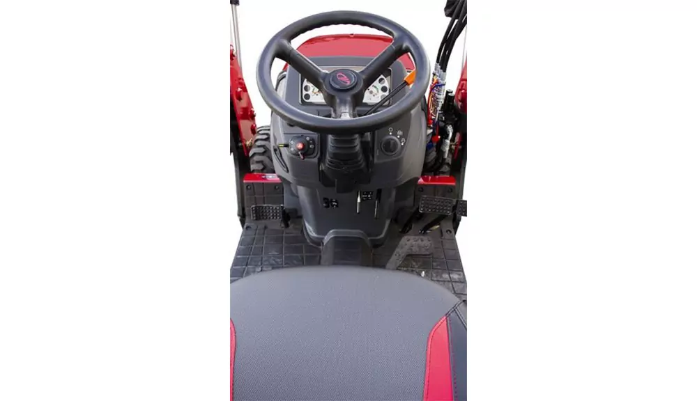 Mahindra Max 26 XLT HST Tractor | Fairchild Equipment
