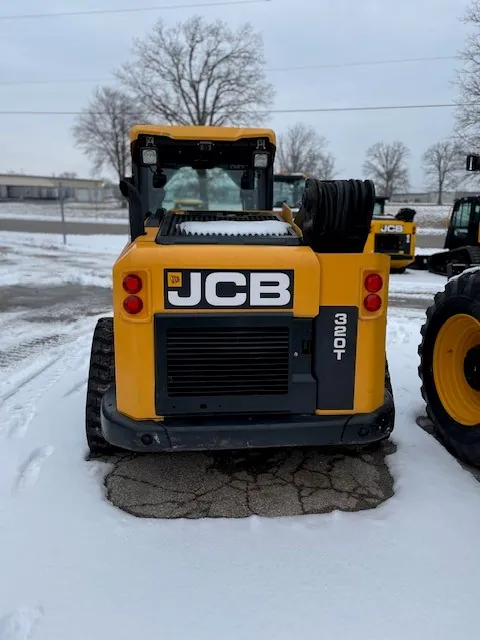 2015 - JCB 320T | Fairchild Equipment